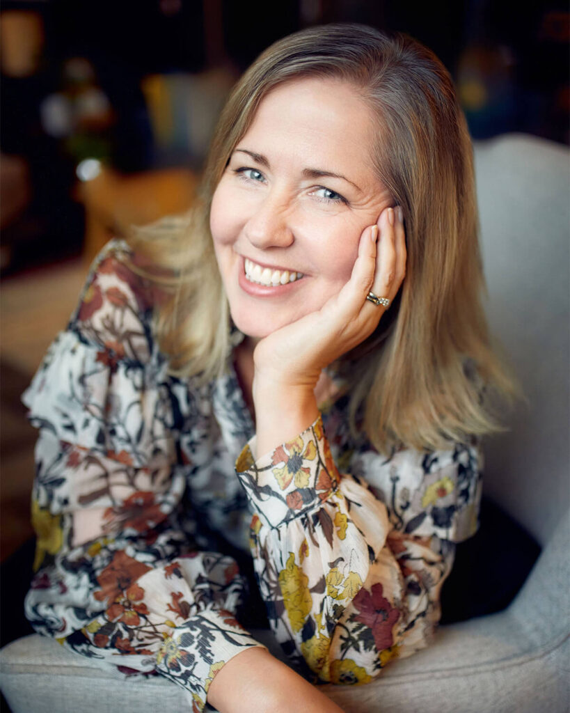 Laura Tucker | About